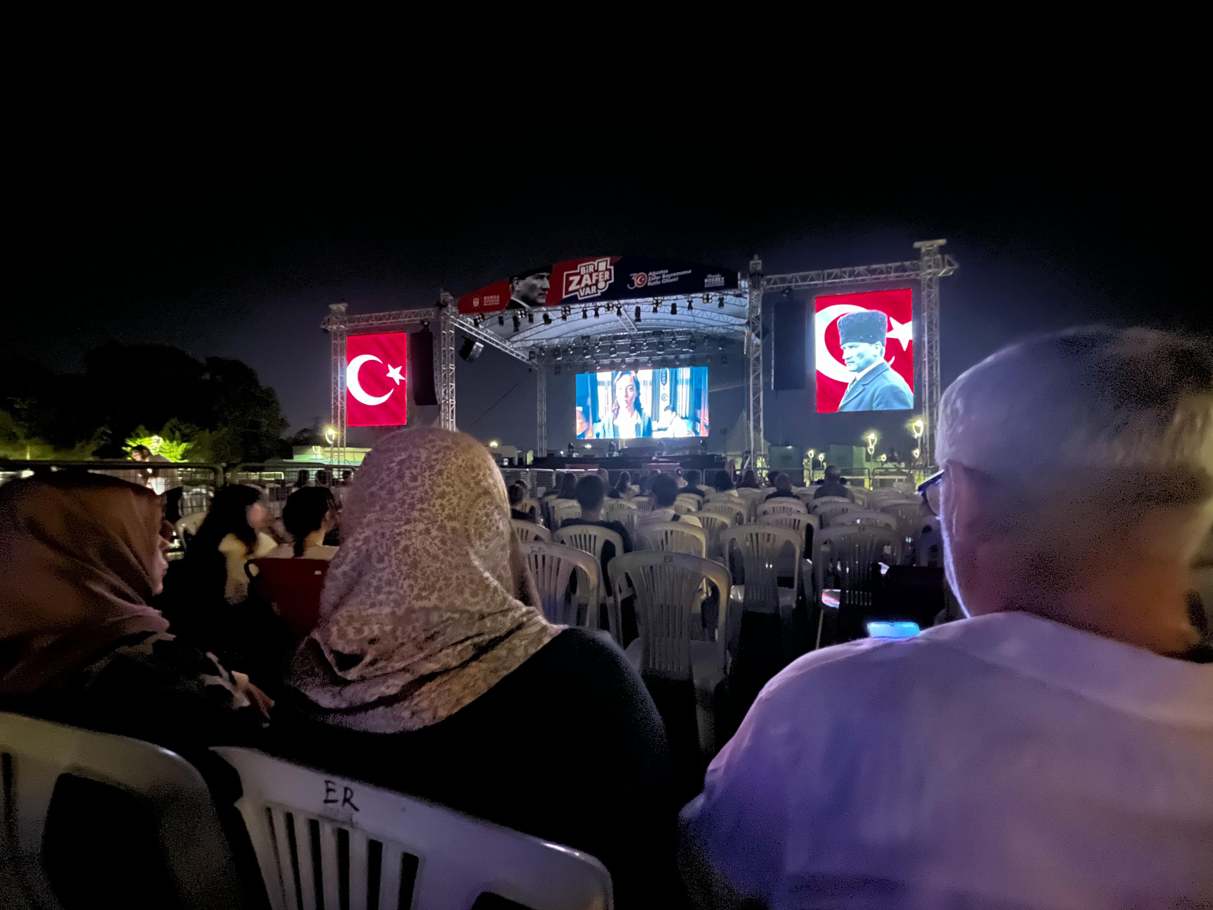 'Bir Cumhuriyet Şarkısı' ile zafer gururu | Bursa Kültür